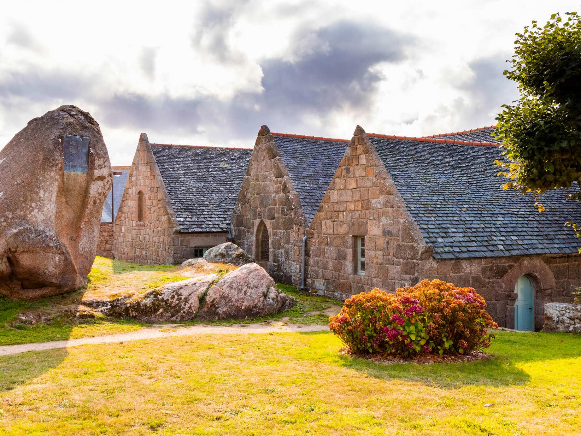 Héritage culturel | Office de Tourisme de la Côte de Granit Rose